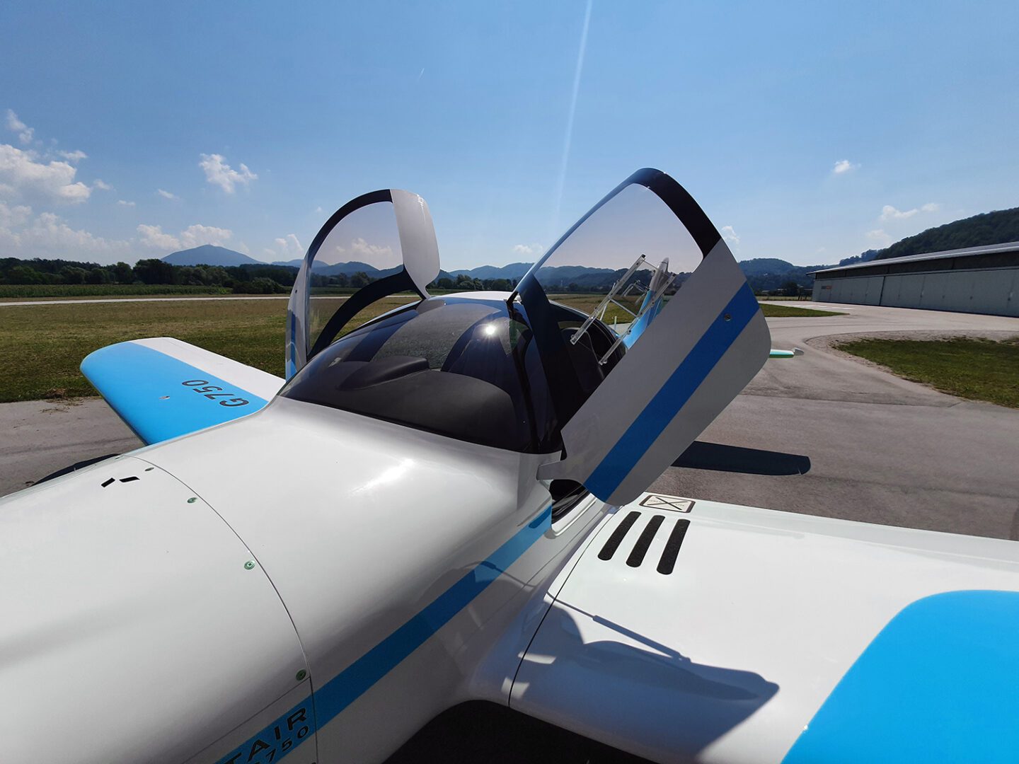 AIRCRAFT - Safety with style